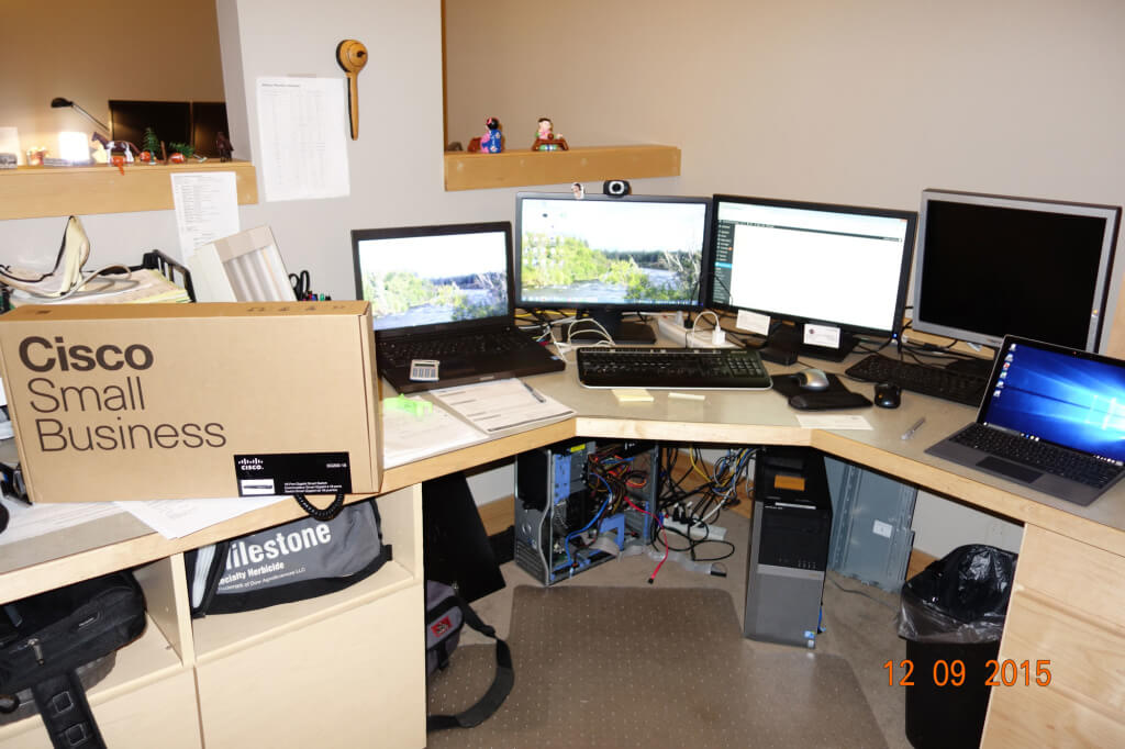 Multiple monitor computer work station - Computer Foundations